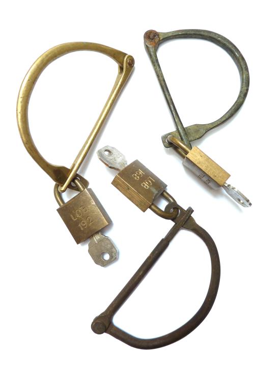 ZMW Militaria | Military D-Lock & Padlock No.200